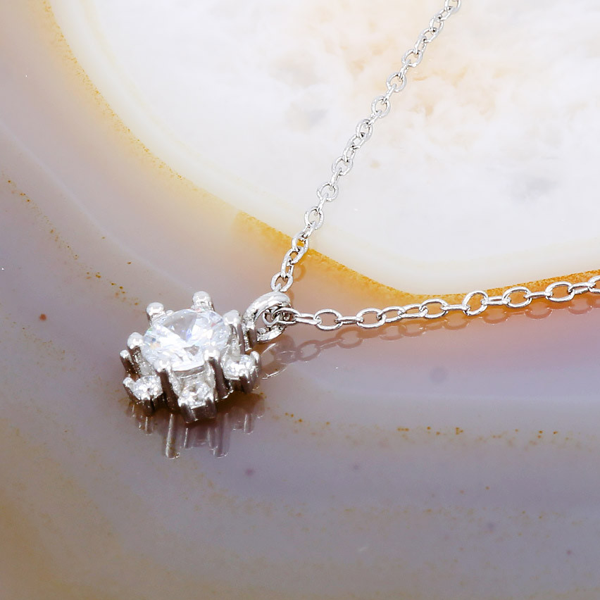 Lant cu Pandantiv din Argint 925 model Floare Mica cu Cristale Zirconia Albe Clare 1226