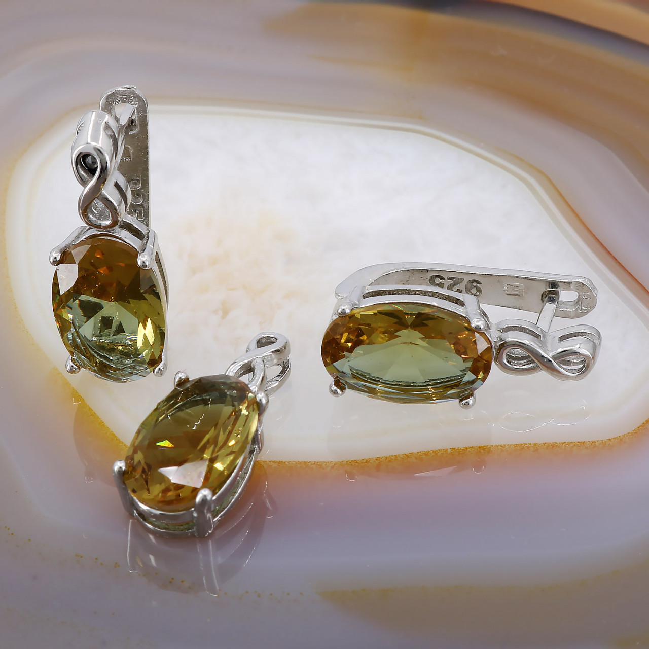 Set din Argint 925 cu Piatra model Zultanit Oval Cut 1402