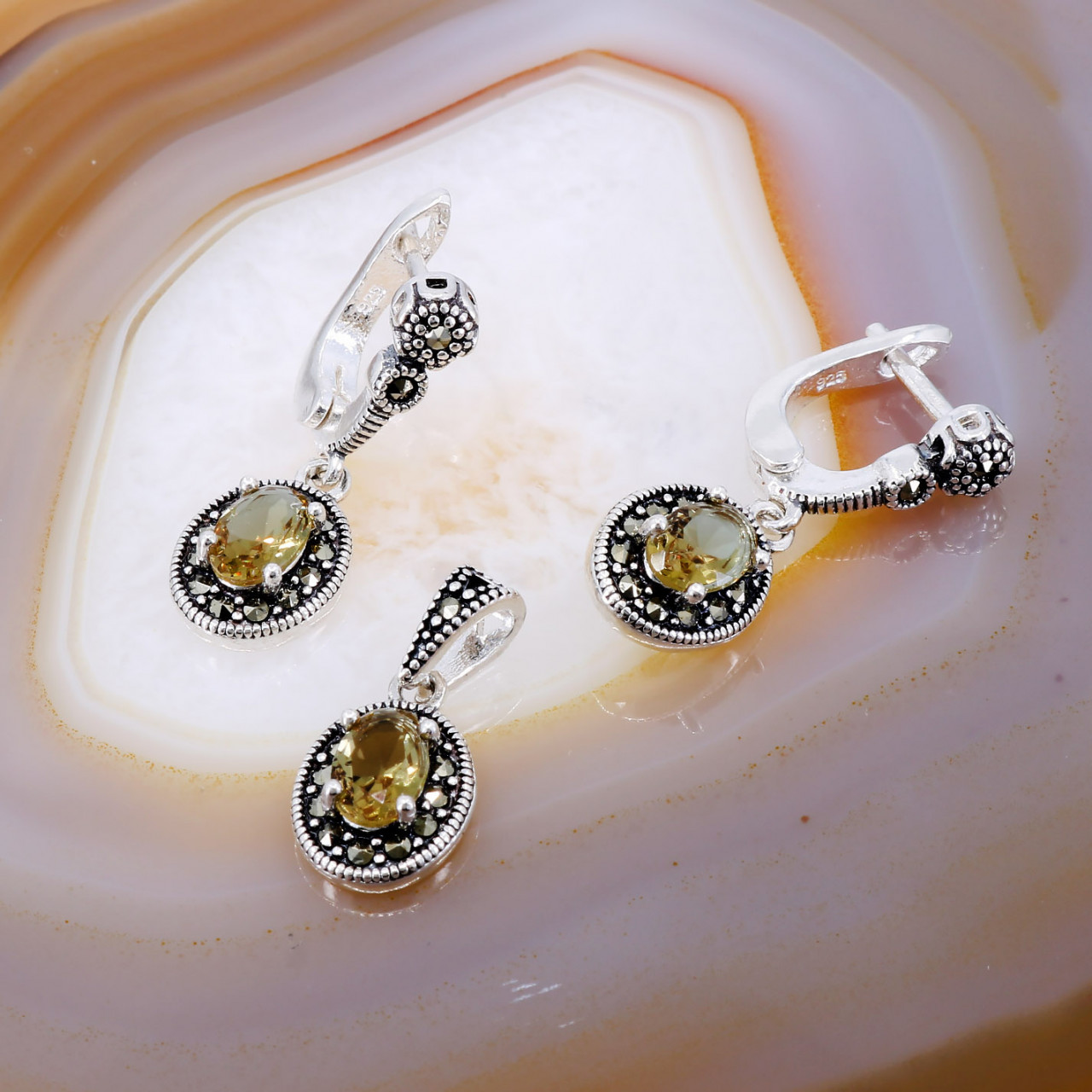 Set din Argint 925 cu piatra Zultanit Oval Cut si Marcasite c1538