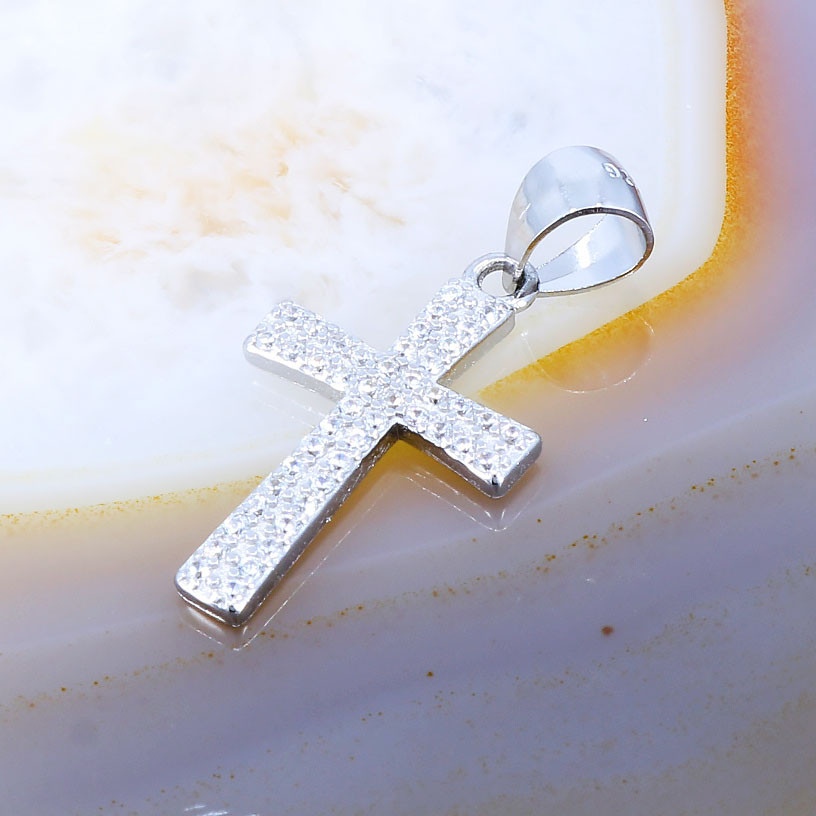 Pandantiv din Argint 925 model Cruce cu Cristale Zirconia cod 1036