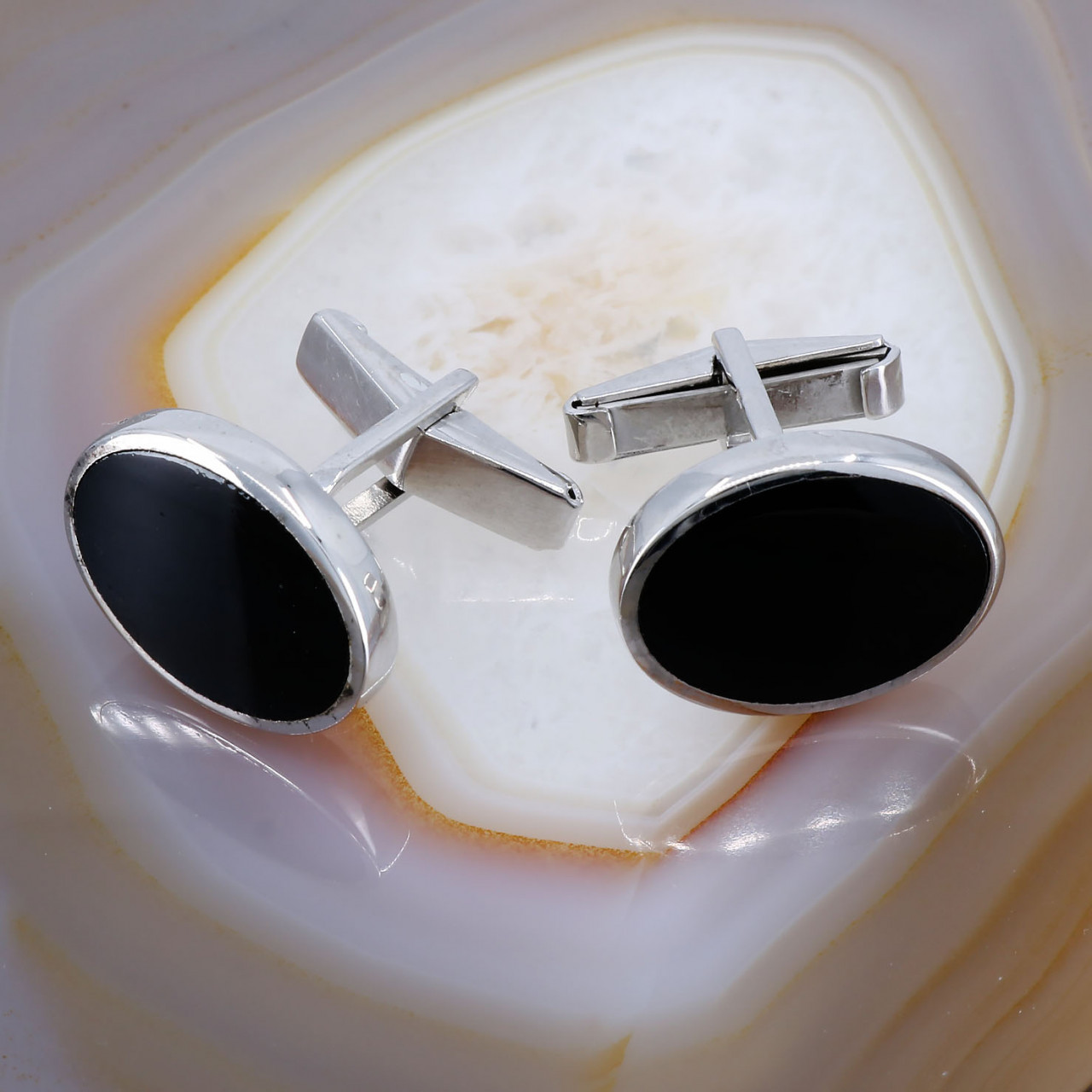 Butoni Ovali din Argint 925, model cu Email Negru, cod 39