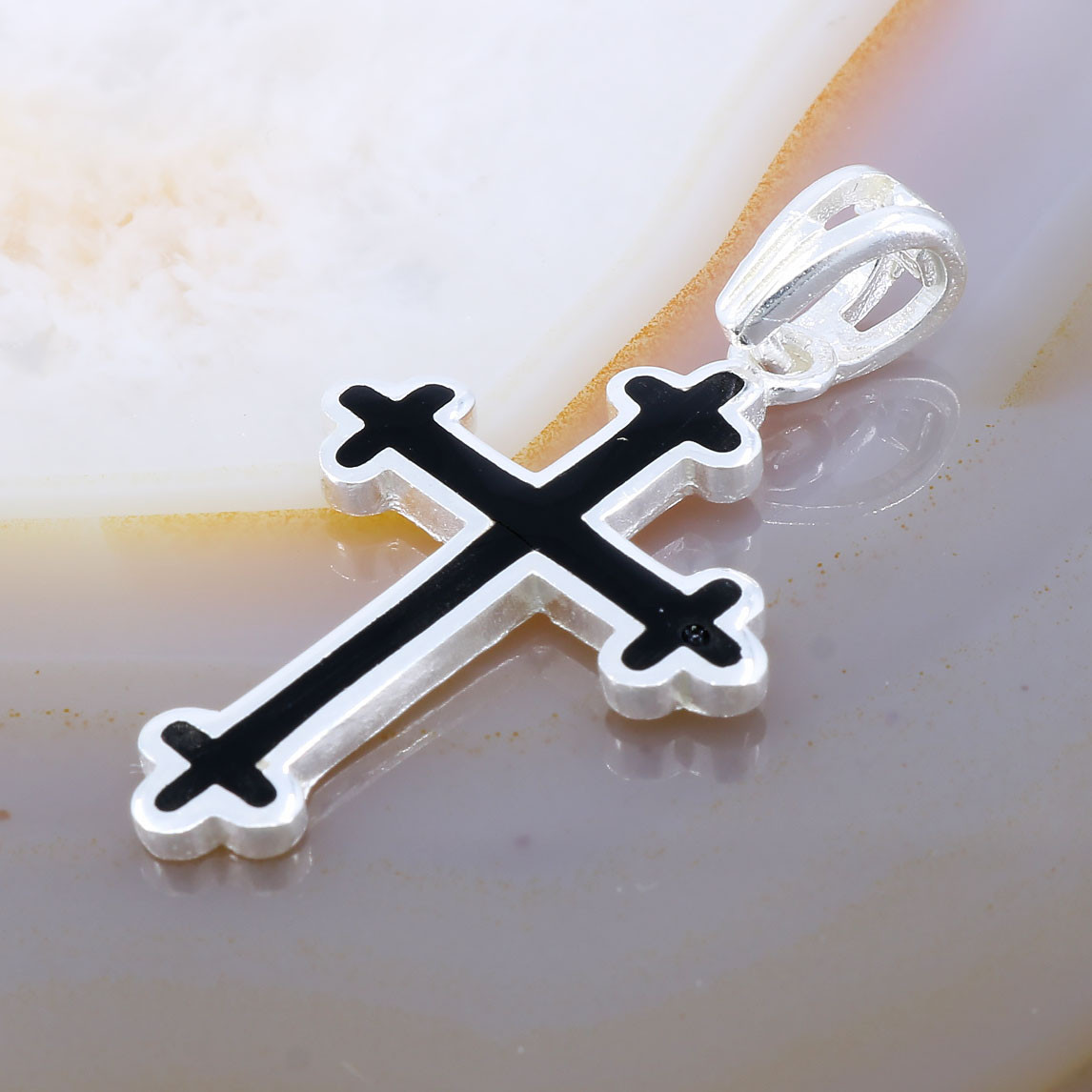 Pandantiv model Cruce din Argint 925 decorata cu Email Negru cod 1062