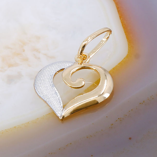 Pandantiv Placat cu Aur Galben si Alb 18K model Inima cod 557