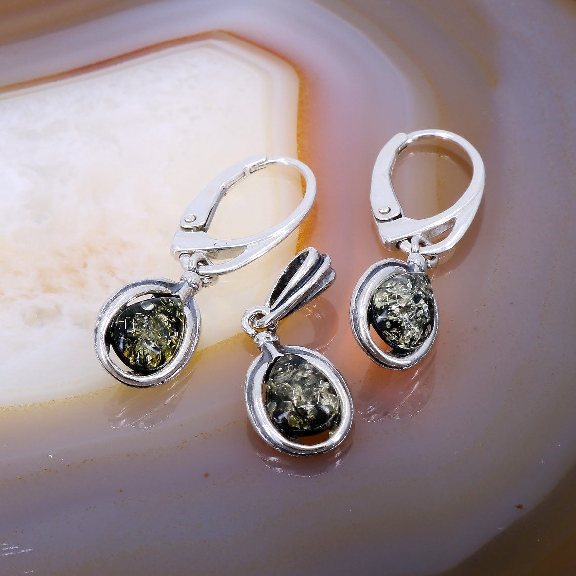 Set din Argint cu Piatra Chihlimbar Drop Cut culoare Verde c1619