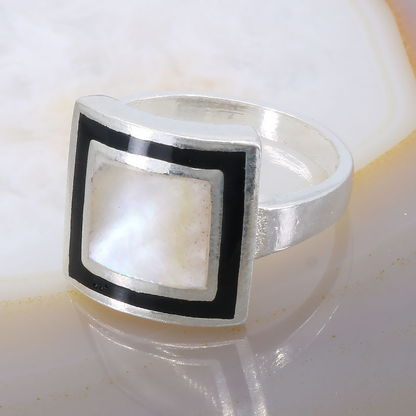 Inel Patrat din Argint 925 model piatra Sidef si email negru cod 2600