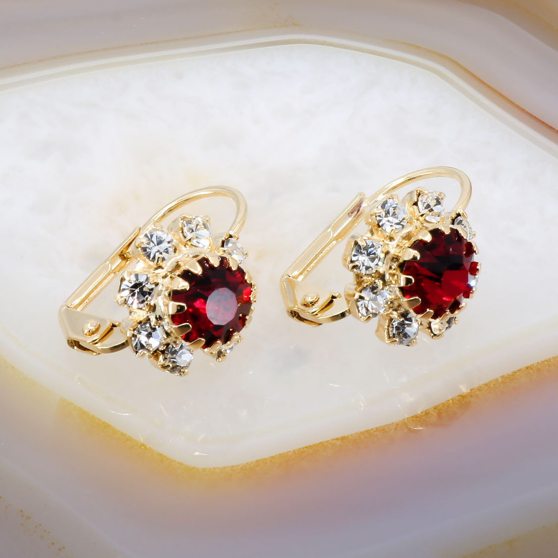 Cercei Rotunzi model Floare cu Cristale Rosii si Albe Clare 3171