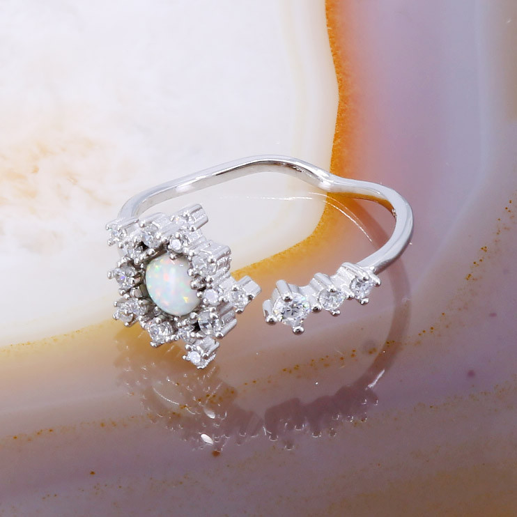 Inel Argint 925 cu Opal Alb si Cristale Zirconia c2687