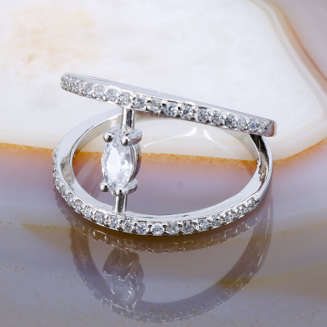 Inel din Argint 925 model Fantezie cu Cristale Zirconia Albe Clare cod 2525