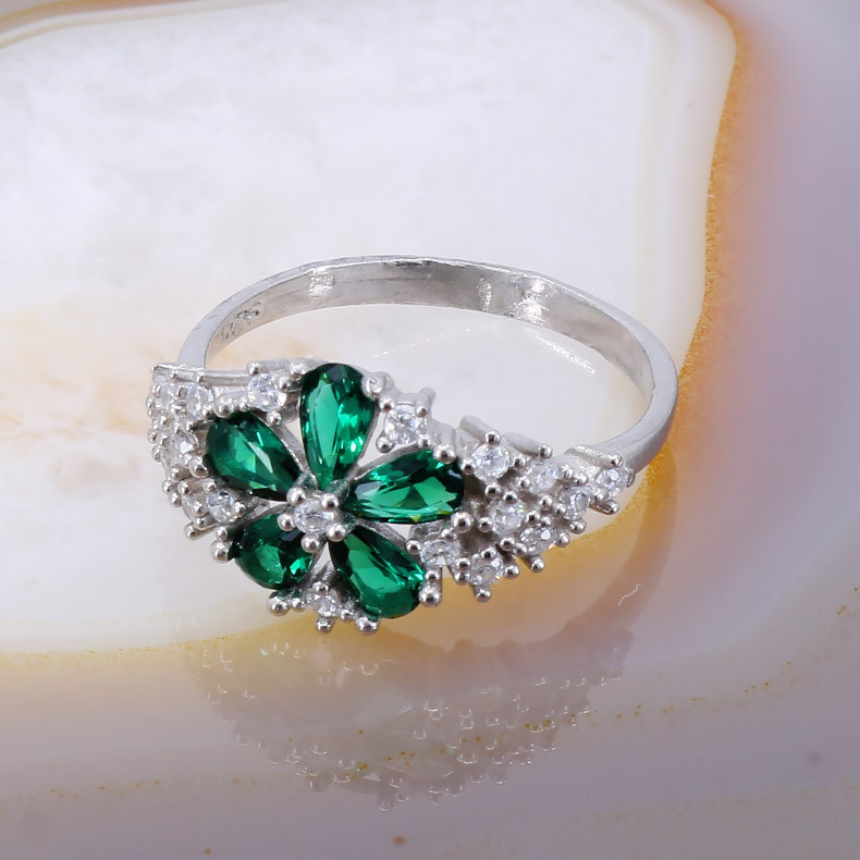 Inel din Argint model Floare cu Cristale Verzi si Albe Transparente c2629