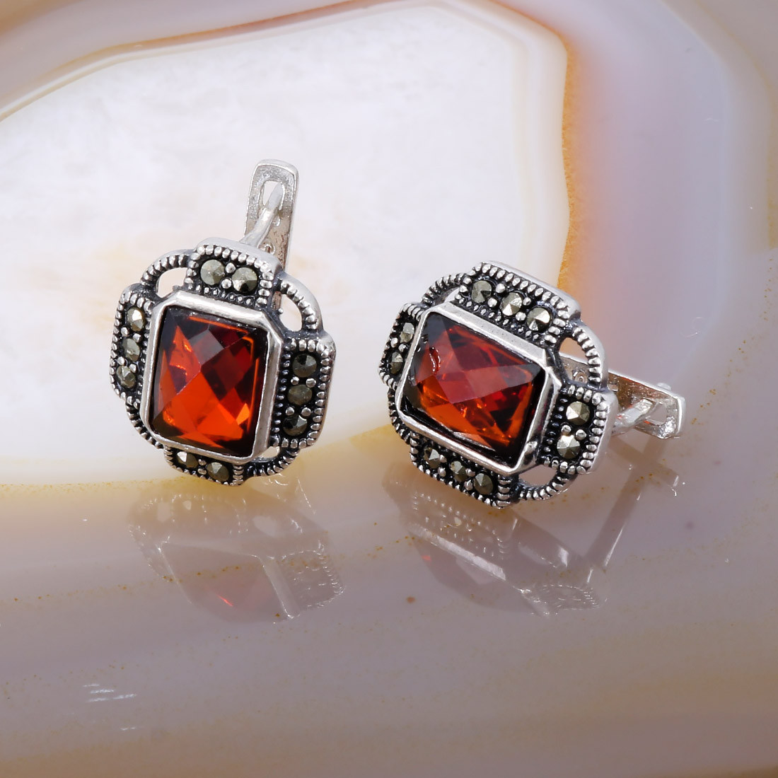 Cercei din Argint 925 cu Marcasite si piatra Rosie Multifatetata c3693