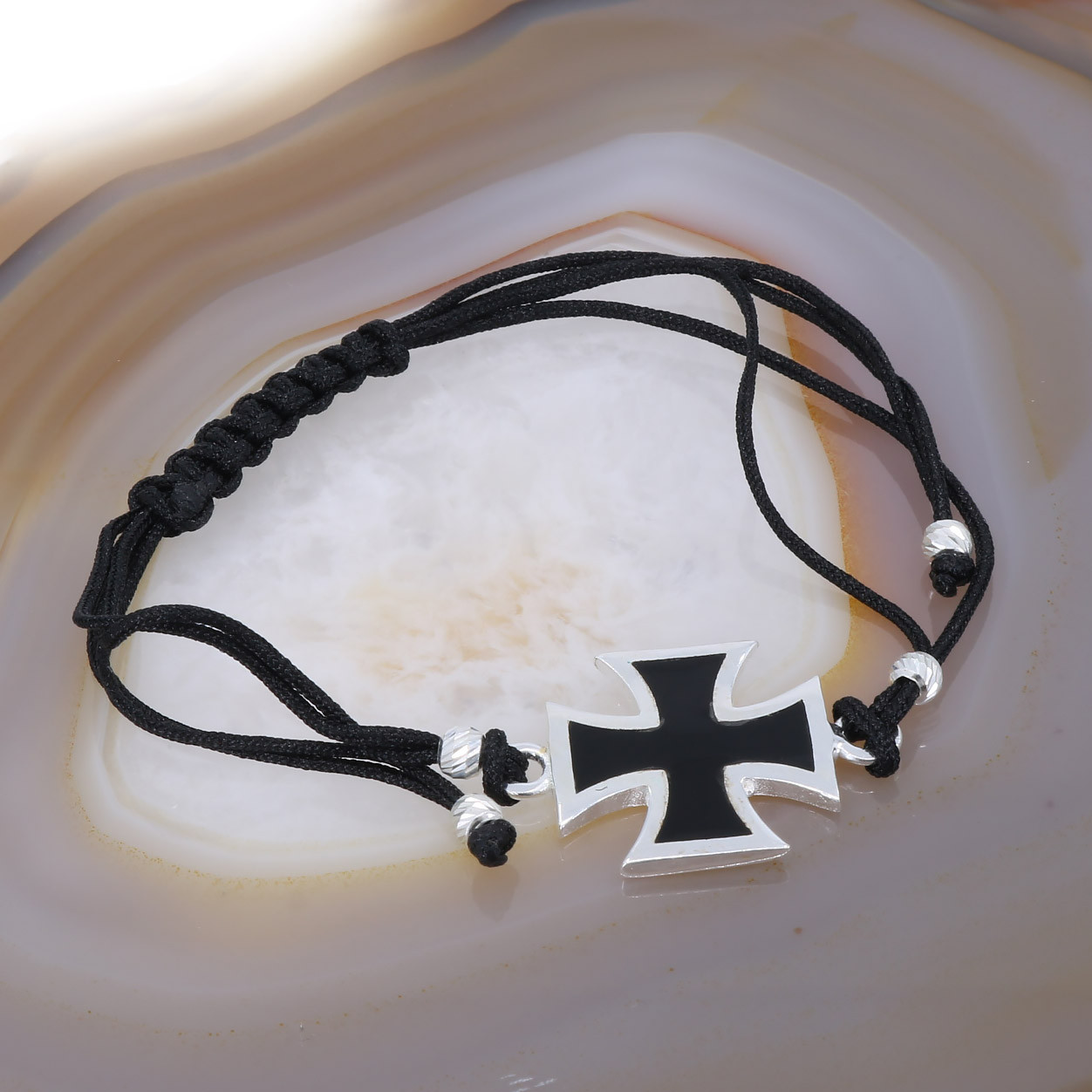 Bratara cu Fir Textil Negru model Crucea Malteza din Argint c2505