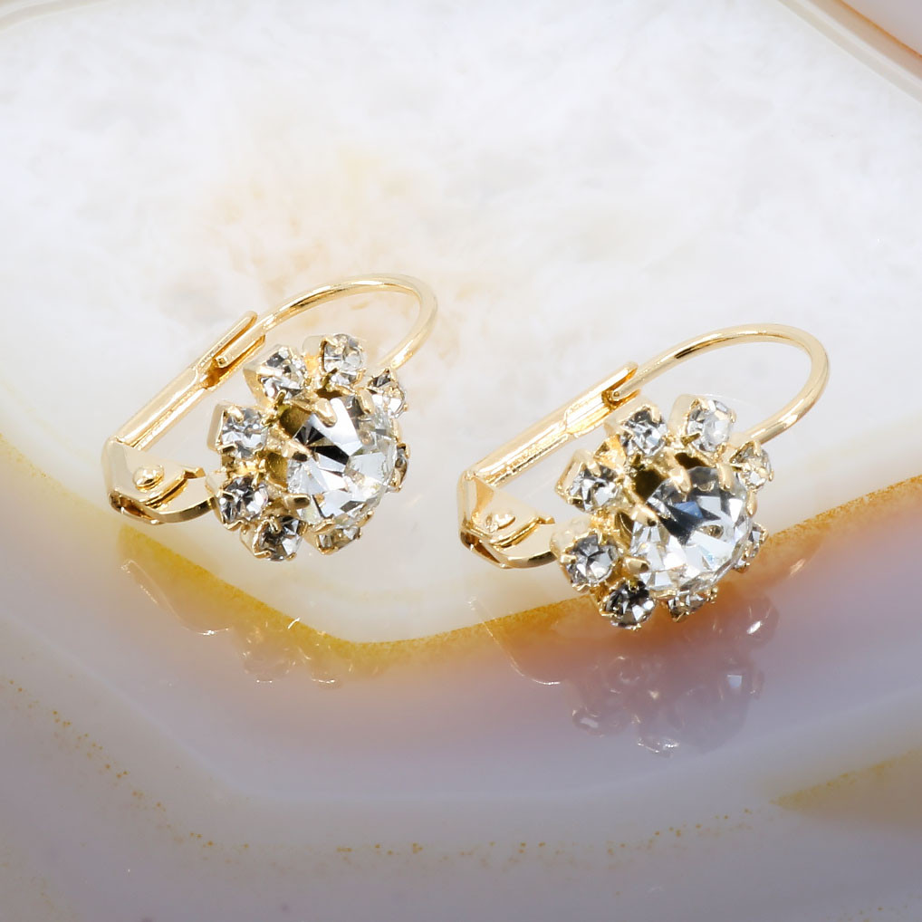 Cercei Placati cu Aur 18K Rotunzi model Floare cu Cristale Albe Clare 3183