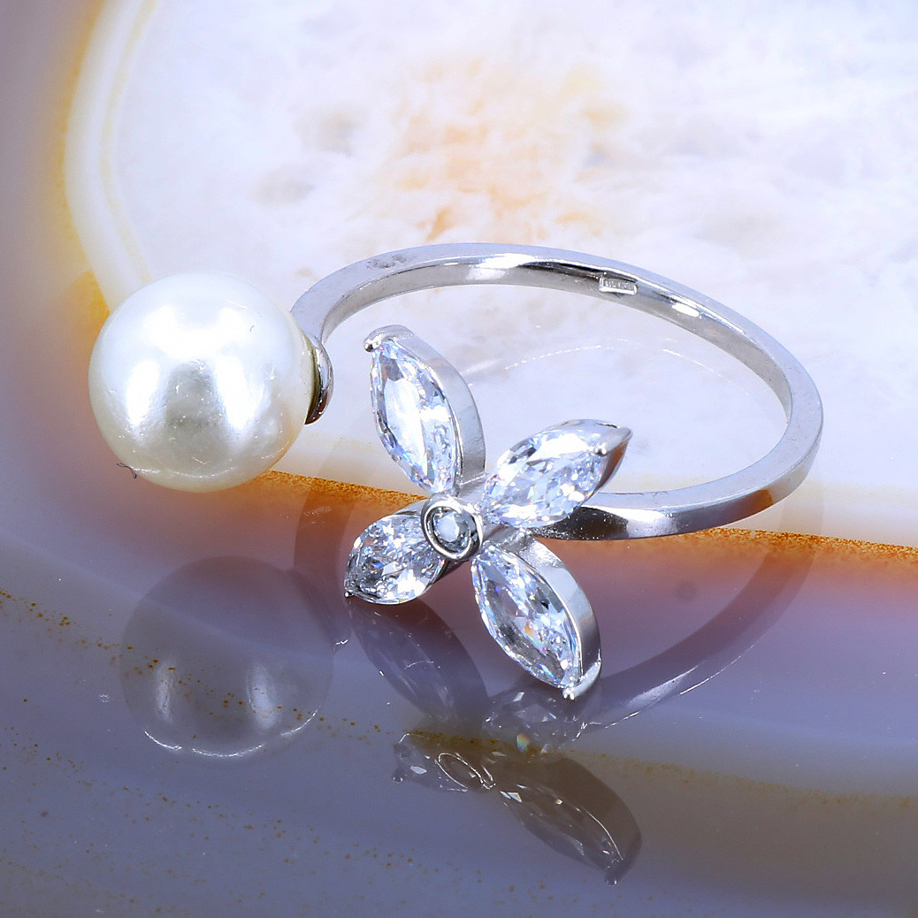 Inel de Argint 925 in forma de floare cu cristale Zirconia si perla Alba Rotunda 2331