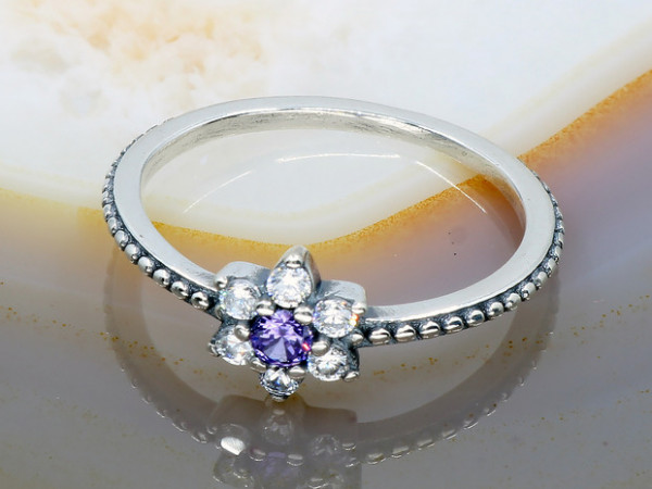 Inel model floral cu Cristale Mov si Albe, din Argint 925 ag2074