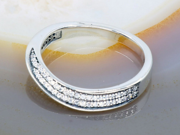 Inel din Argint 925 model ondulat cu Cristale Zirconia ag2027