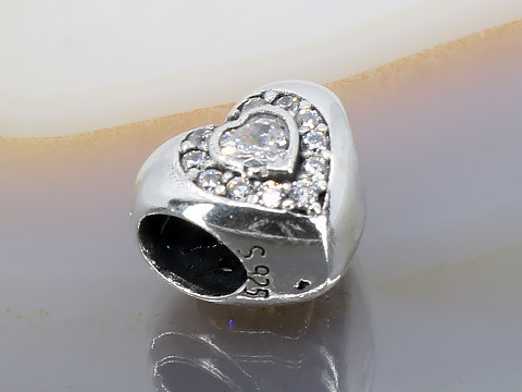 Charm pentru bratari si Lanturi din Argint 925 model Inima cu Cristale 957