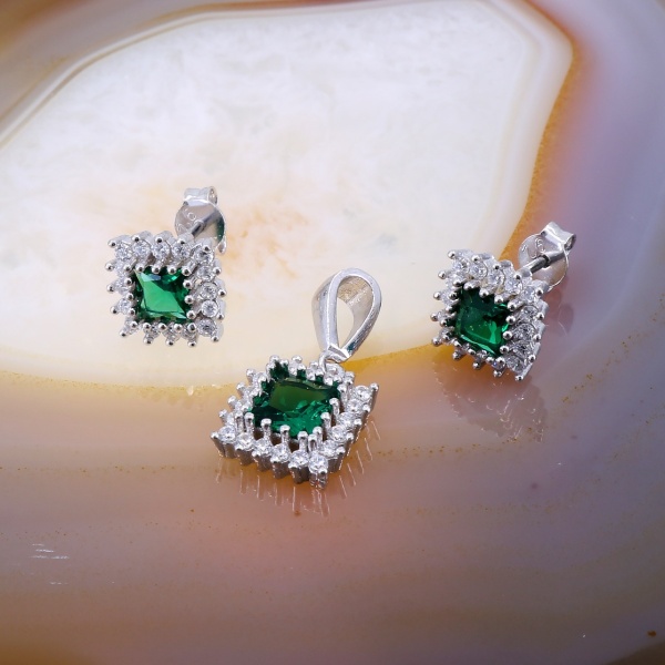 Set din Argint forma patrata cu Cristale Verzi c1634