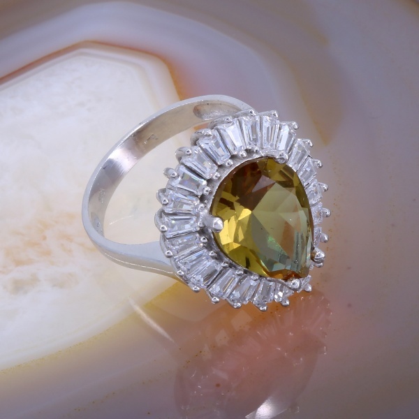 Inel Superb din Argint 925 cu piatra Zultanit si Cristale Zircon c3120