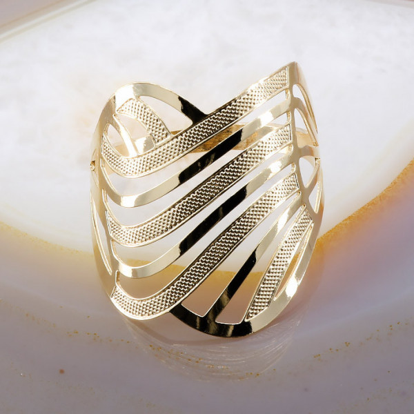 Inel Placat cu Aur Galben si Alb 18K model Fantezie Valuri c1408