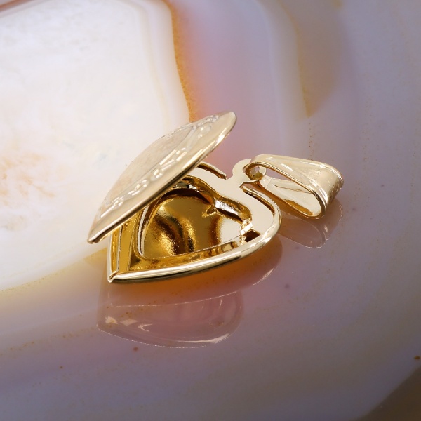 Pandantiv Inima cu deschidere si loc Secret Placat cu Aur Galben c566