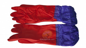 Manusi apicole din cauciuc rosie cu manseta mov si captuseala pe interior