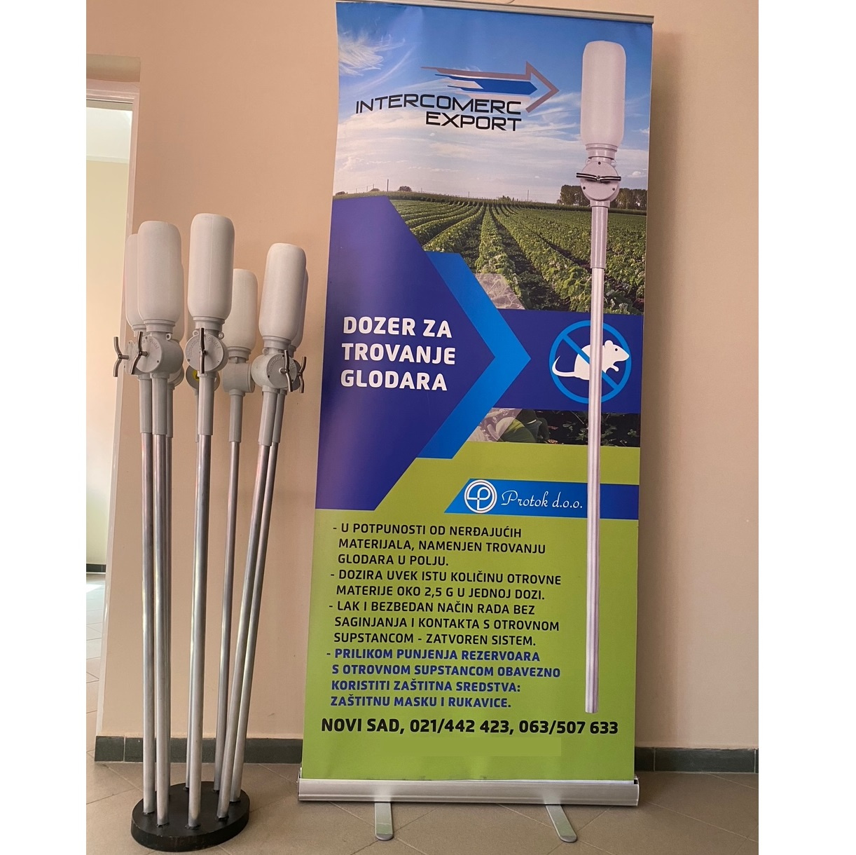 Dozator - dozer za trovanje glodara - miševa u polju