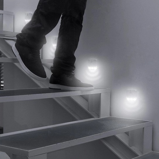 Set 2 Becuri cu Led si Senzor de Miscare