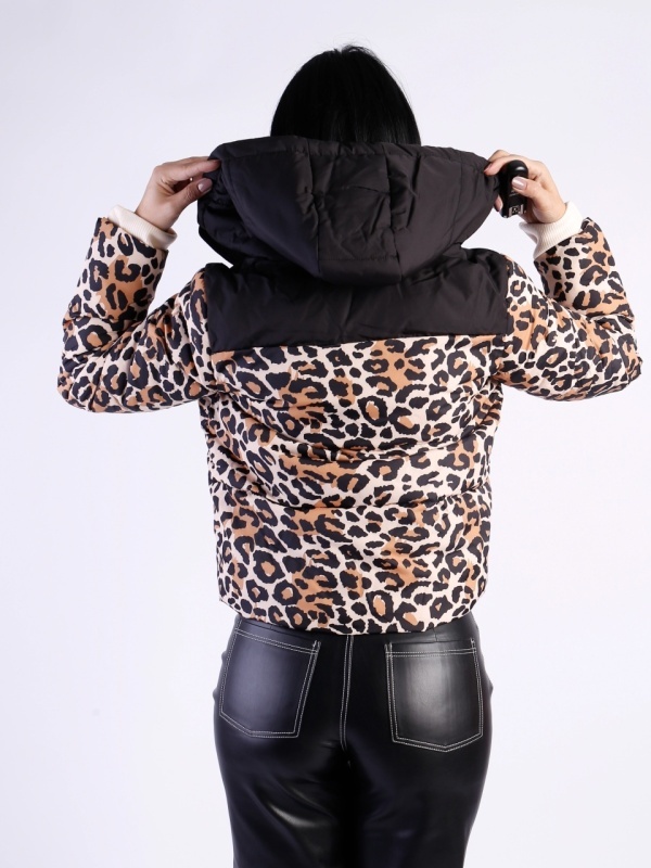 Geacă de iarnă damă scurtă cu imprimeu animal print leopard