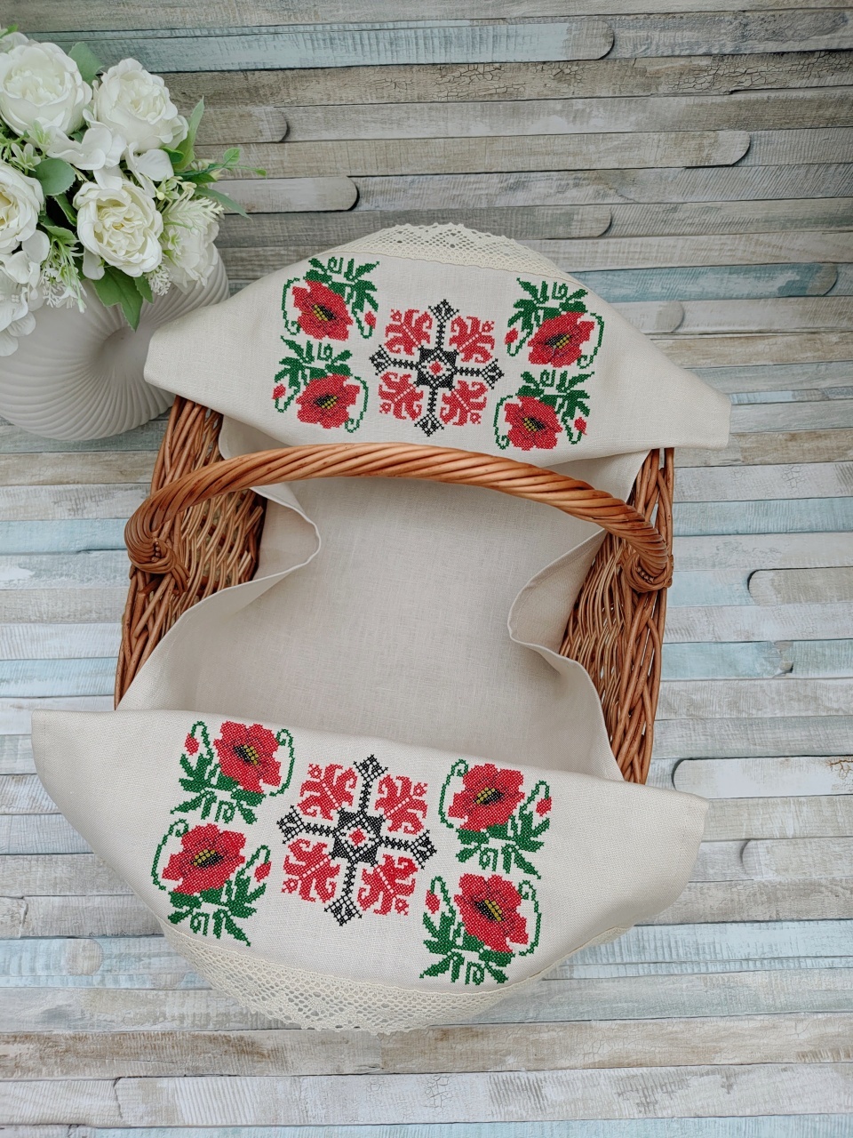 Stergar brodat pentru coș coliva -Model traditional Creasta de Cocos