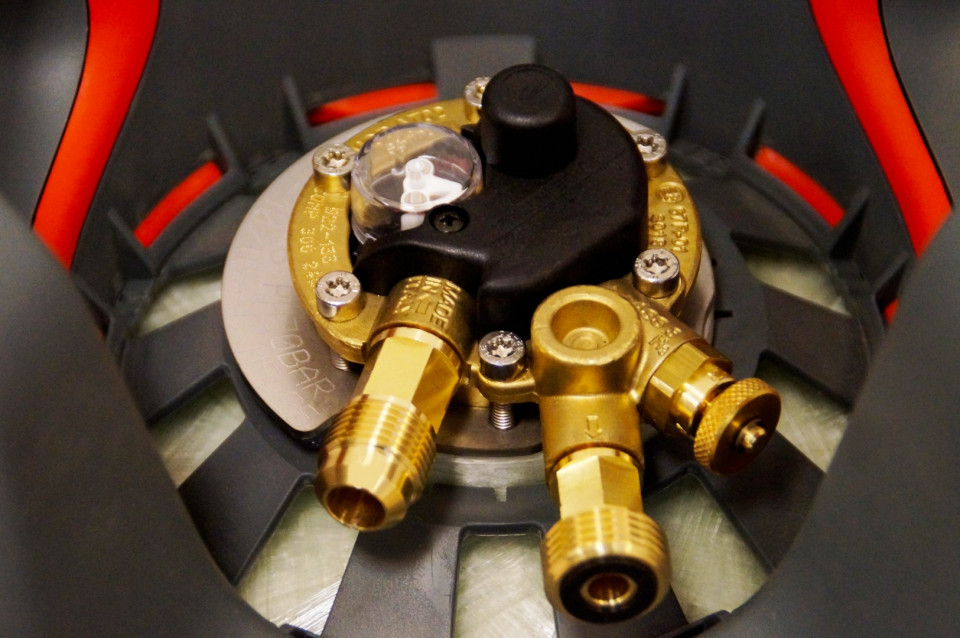 Rezervor GPL reincarcabil din compozit cu multivalva si indicator de ...