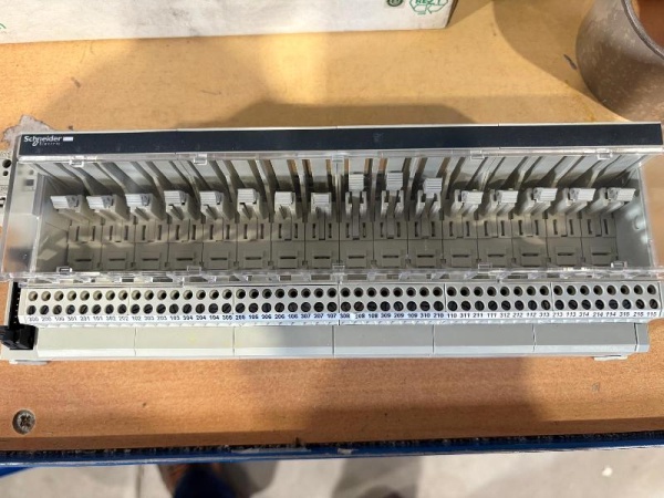 SOCLU PENTRU RELEU STATIC SI/SAU ELECTRIC