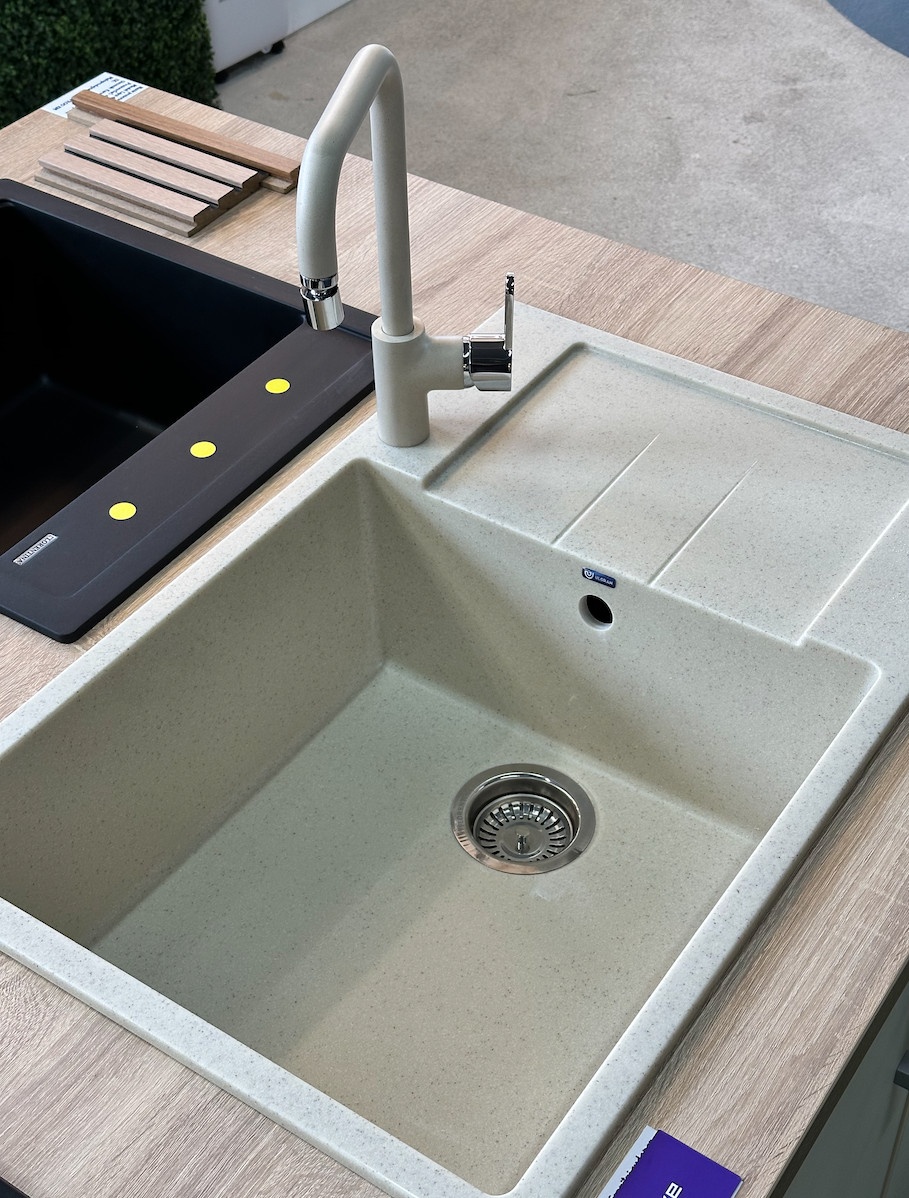 SET Granitna Sudopera Ulgran U602 u Kombinaciji sa Adell Slavinom