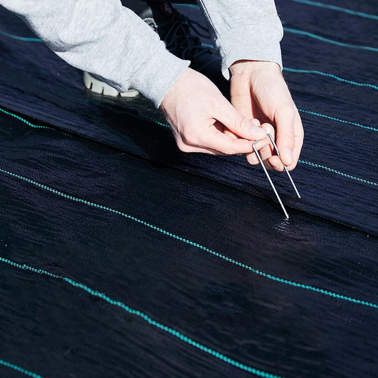 Agrotextil, antiburuieni, dimensiune 4 m x 10 m, negru cu dungi verzi