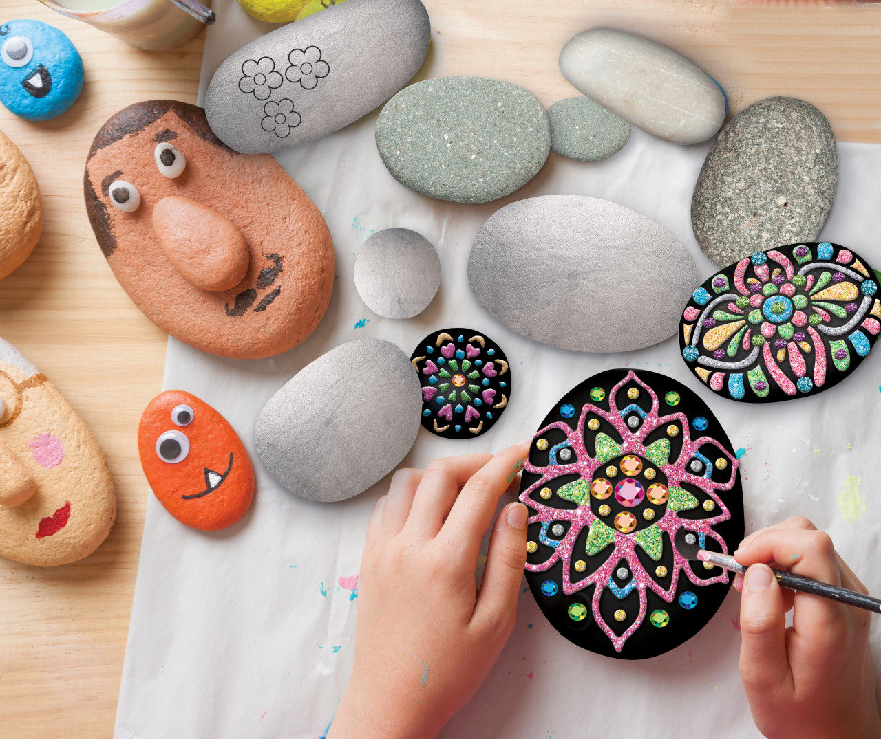 Set pictura pe pietre Sparkling Mandala 11 piese