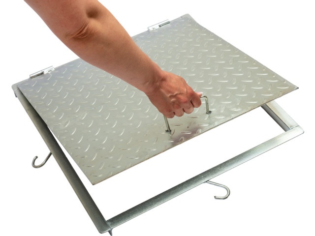 Capac canalizare galvanizat, cu rama, 50x50 cm