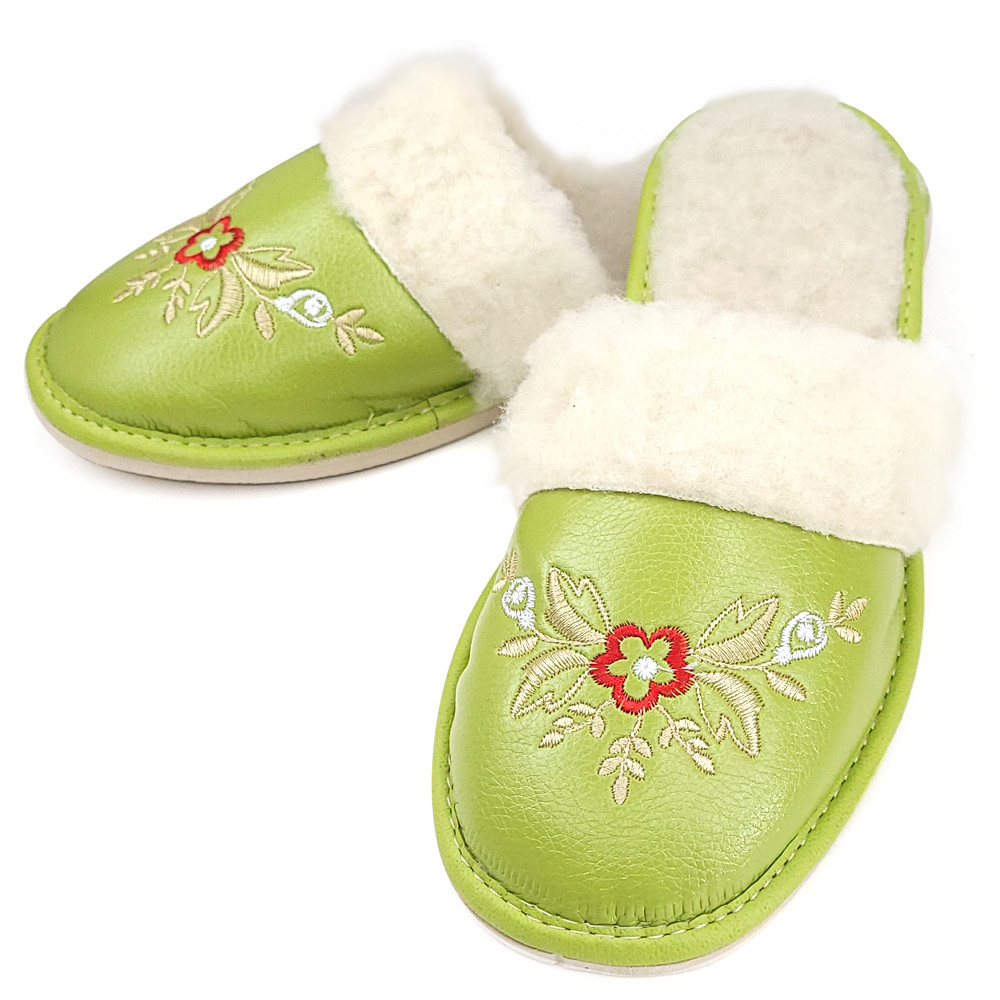 Papuci de Casa Dama Imblaniti cu Lana de Oaie Model 'Akna Rogue Green ...