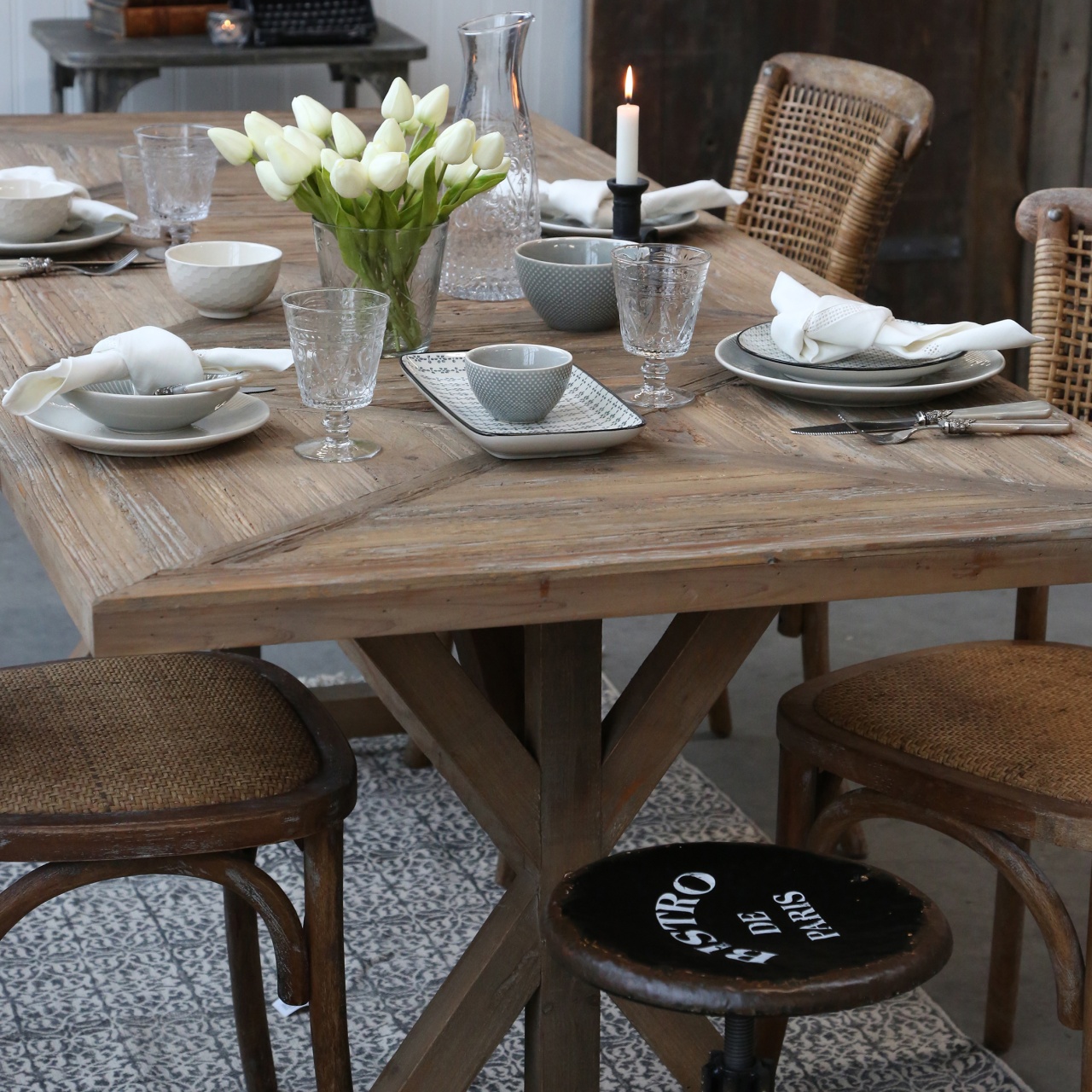 Masa dining, din lemn reciclat, design unic, cu aspect rustic, Old French