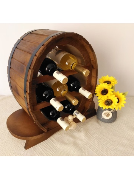 Suport lemn pentru 7 sticle de vin, in forma de butoi cu robinet