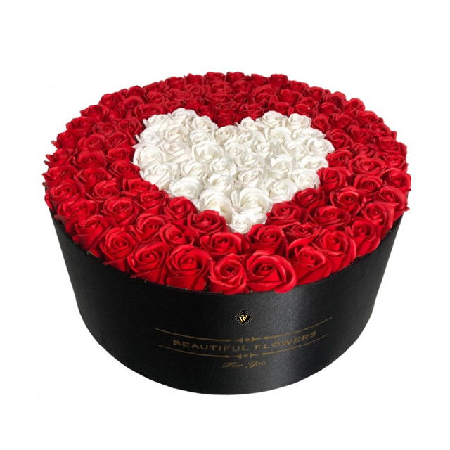 Aranjament floral cutie rotunda cu 85 trandafiri de sapun