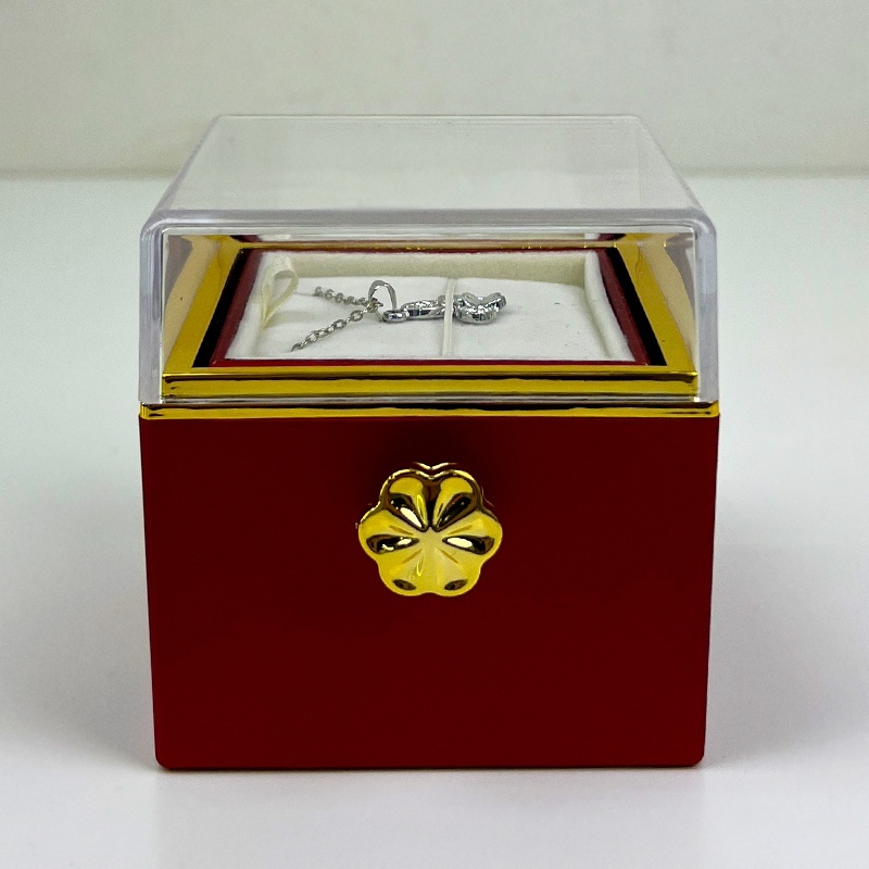 Cutie eleganta rotativa Best Wishes, cu trandafir de sapun si lantisor ...