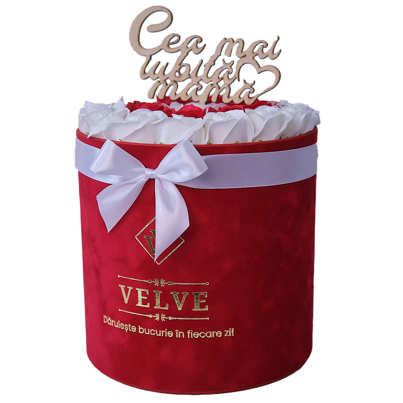 Aranjament floral in cutie rotunda rosie, cu 25 trandafiri albi/rosii din sapun si mesaj "Cea ...