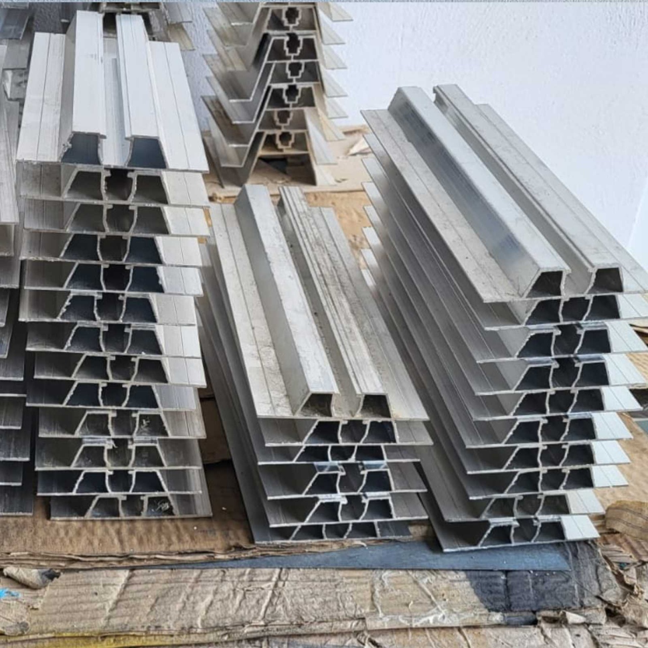 Dogav Grup depozit profile montaj panou solar fotovoltaic alumniniu ...