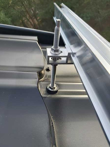 Kit structura montaj 1 panou fotovoltaic acoperis metalic