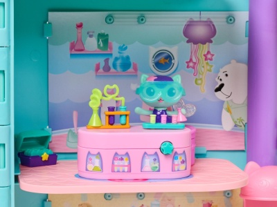 GABBYS DOLLHOUSE PISIRENA IN CAMERA CU POTIUNI