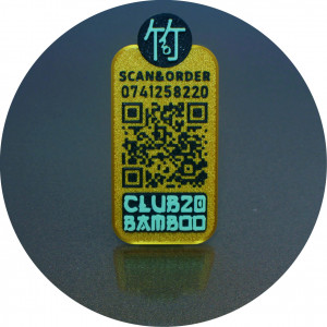 Magnet de frigider cu cod QR