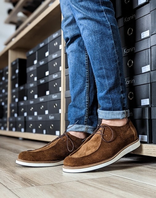 Smeđe muške brodarice od velura