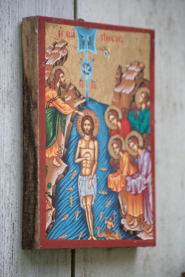 Ghid: icoane pictate pe lemn sau pe sticla