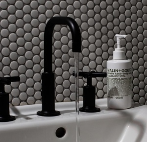 Malin + Goetz - Cannabis Hand + Body Wash - Gel de curatare pentru ...