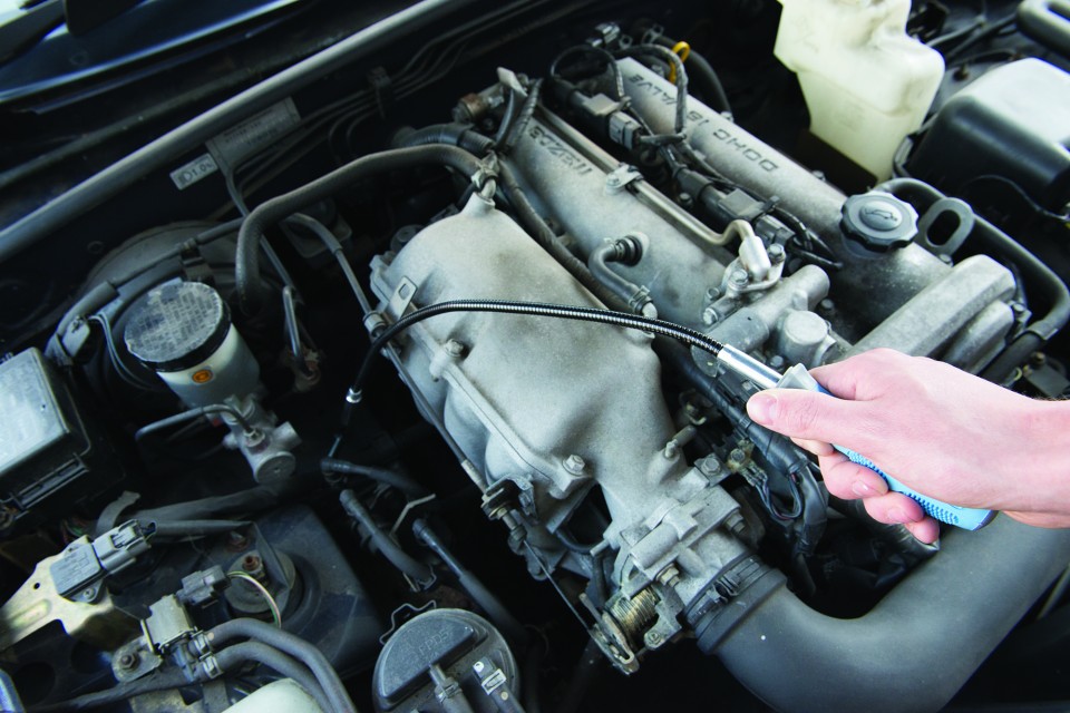 Brat flexibil cu magnet pentru a ridica materiale feroase in spatii ...