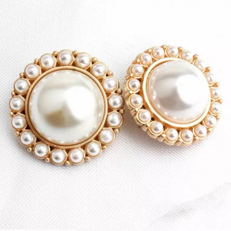 Nasturi cu Strasuri Rosii, 22mm